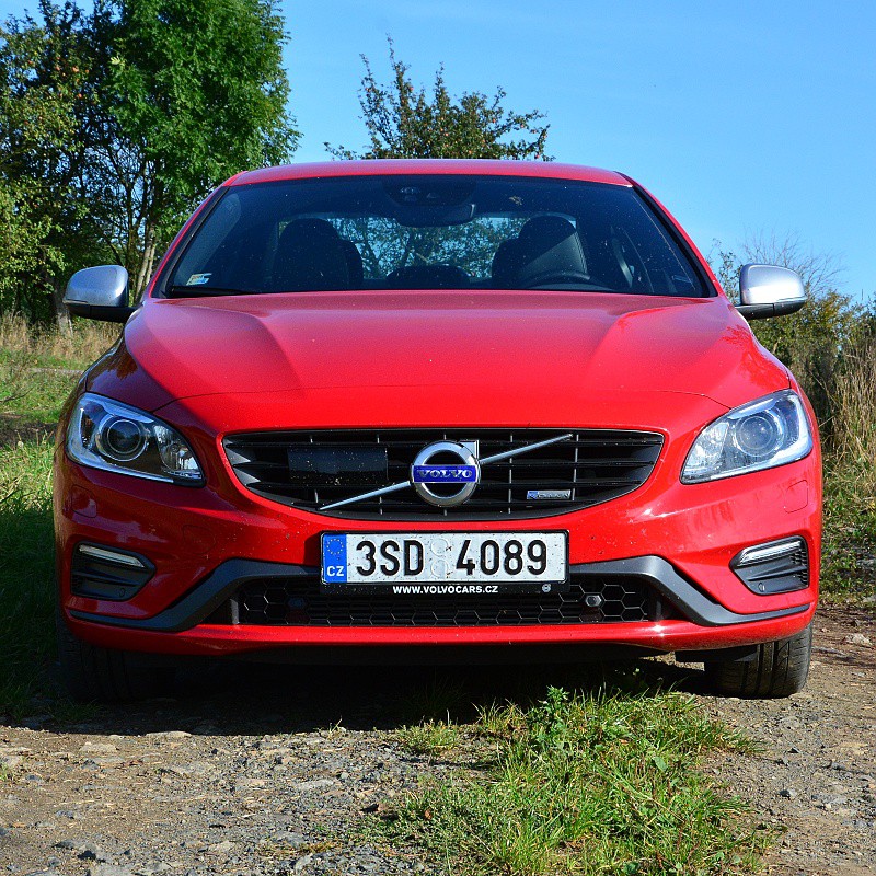 Auta a mobily: Volvo Sensus | mobilenet.cz