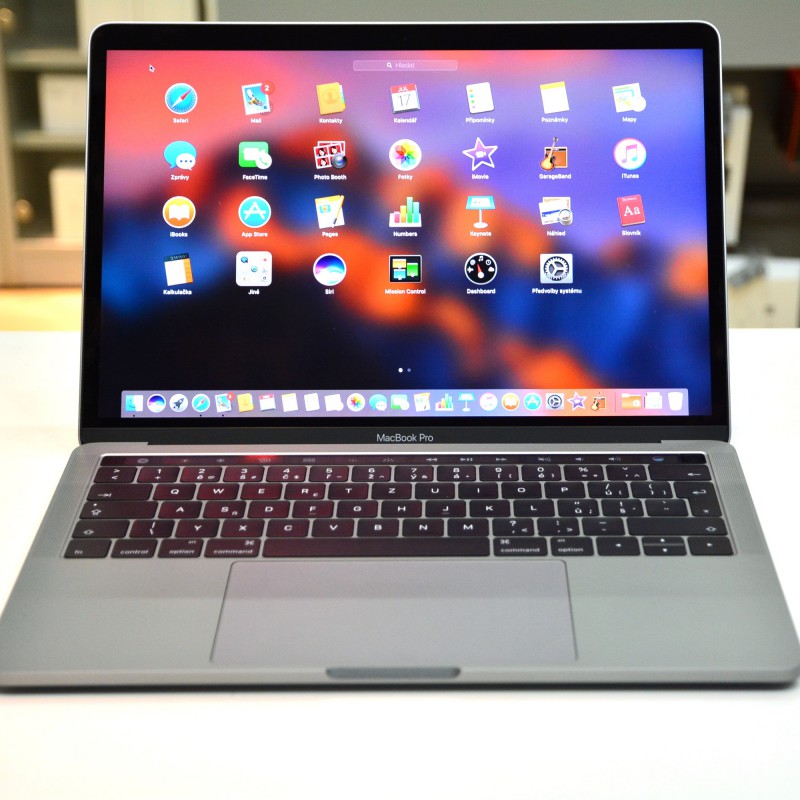 První dojmy z MacBooku Pro: Touch Bar jde na scénu | mobilenet.cz