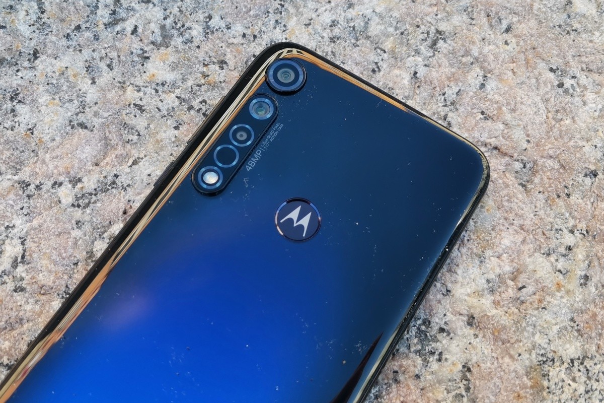 Motorola Moto G8 Plus získává nejnovější Android 10 | mobilenet.cz