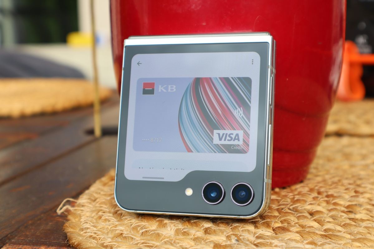 Jak využívat vnější displej Galaxy Z Flip5 na maximum díky vychytávce ...