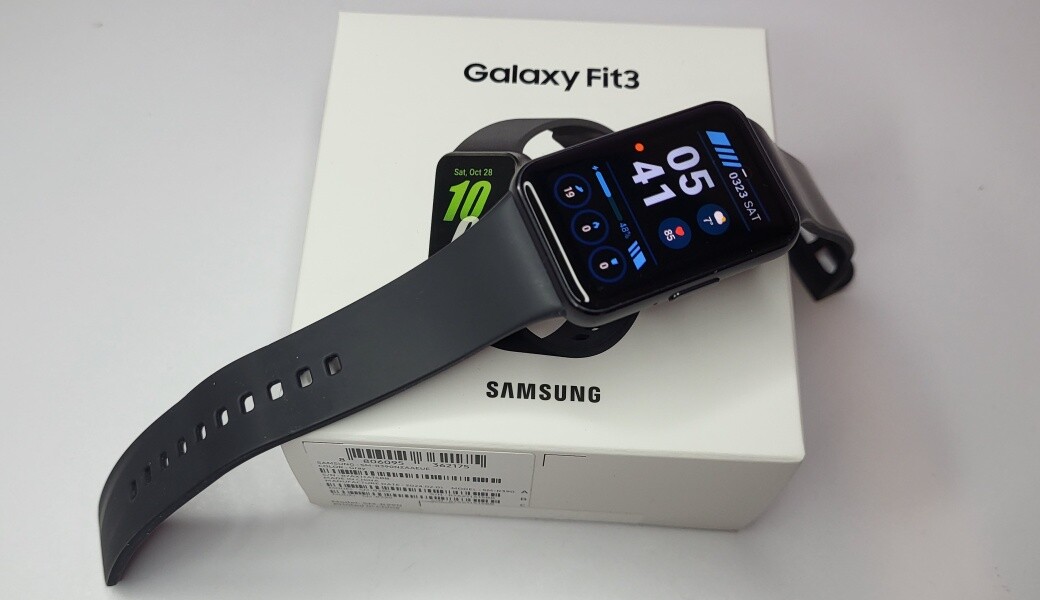 Recenze Samsung Galaxy Fit3 – Konkurenci neuteče | mobilenet.cz