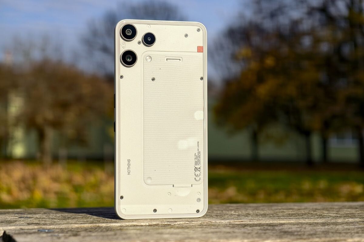 První odlehčený Nothing Phone (3a) Lite přináší rozumnou výbavu i pocit ...