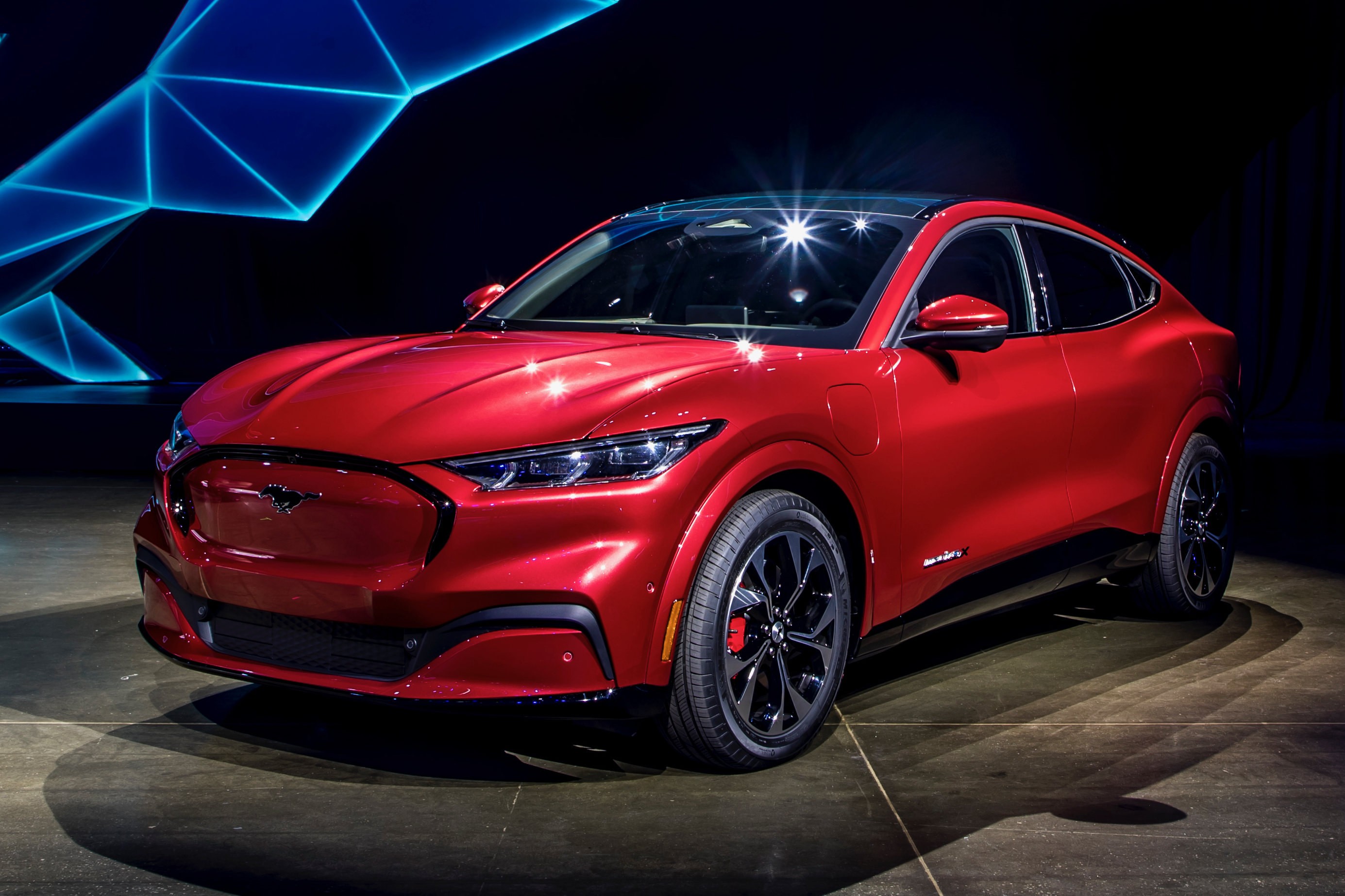 Ford Mustang Mach E vybava a cena fDrive.cz