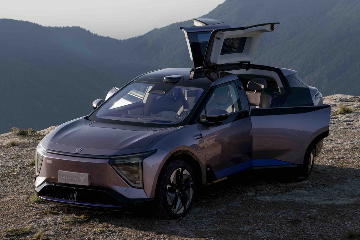 HiPhi Y výbava a cena | fDrive.cz