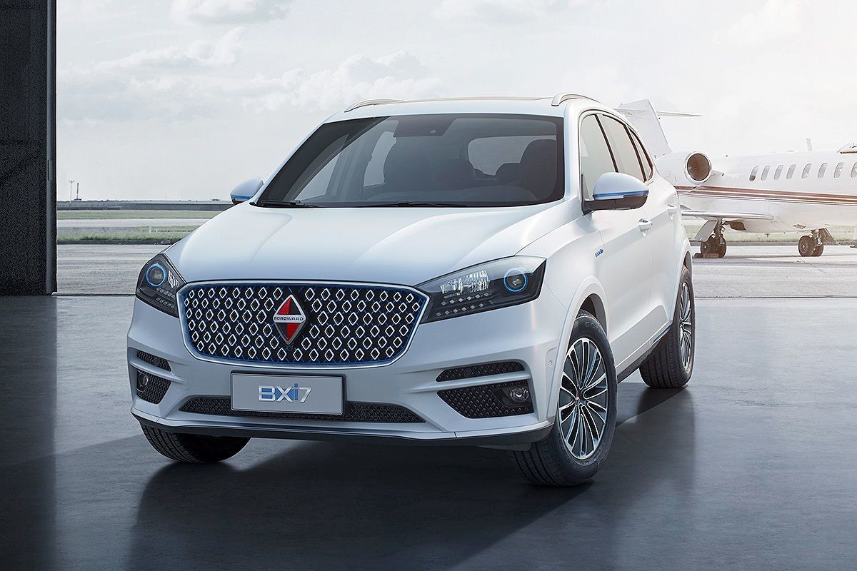 50 let spící německá automobilka Borgwarg chystá na konec roku elektrické SUV BXi7 | fDrive.cz