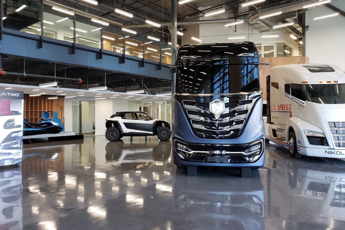 Obří skandál Nikoly neustál její šéf, automobilka čelí obvinění z ...