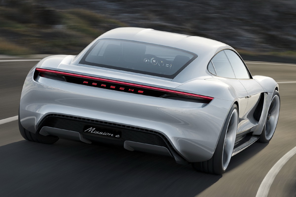 Nabíječky Porsche půjde rezervovat. V rukávu má automobilka i dva nové ...