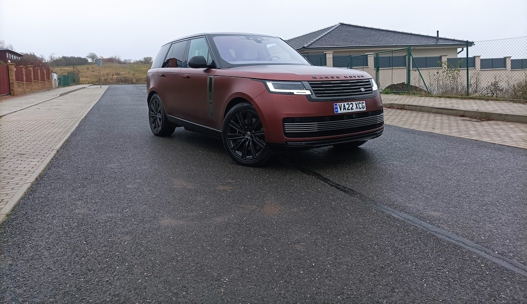Test Range Rover P510e SV (2023) – Pan nezastavitelný | fDrive.cz
