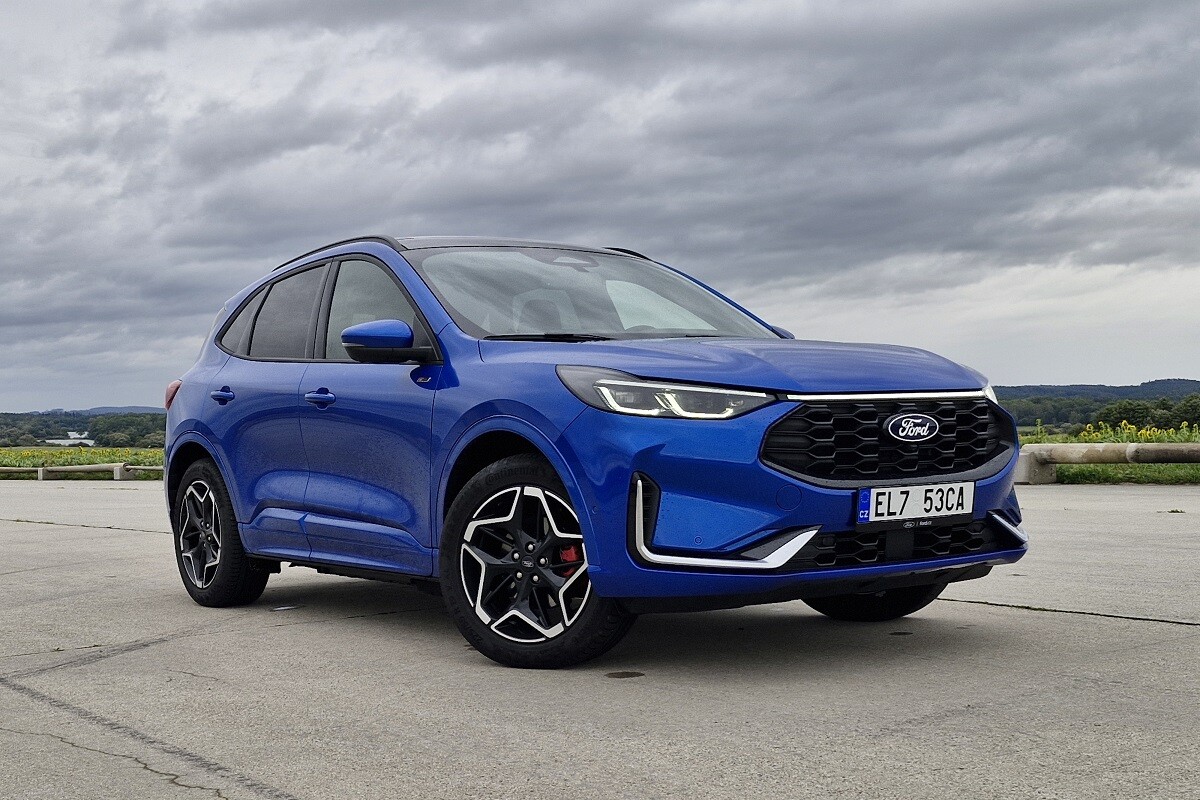 Testujeme plug-in hybridní Ford Kuga AWD ST-Line X | fDrive.cz