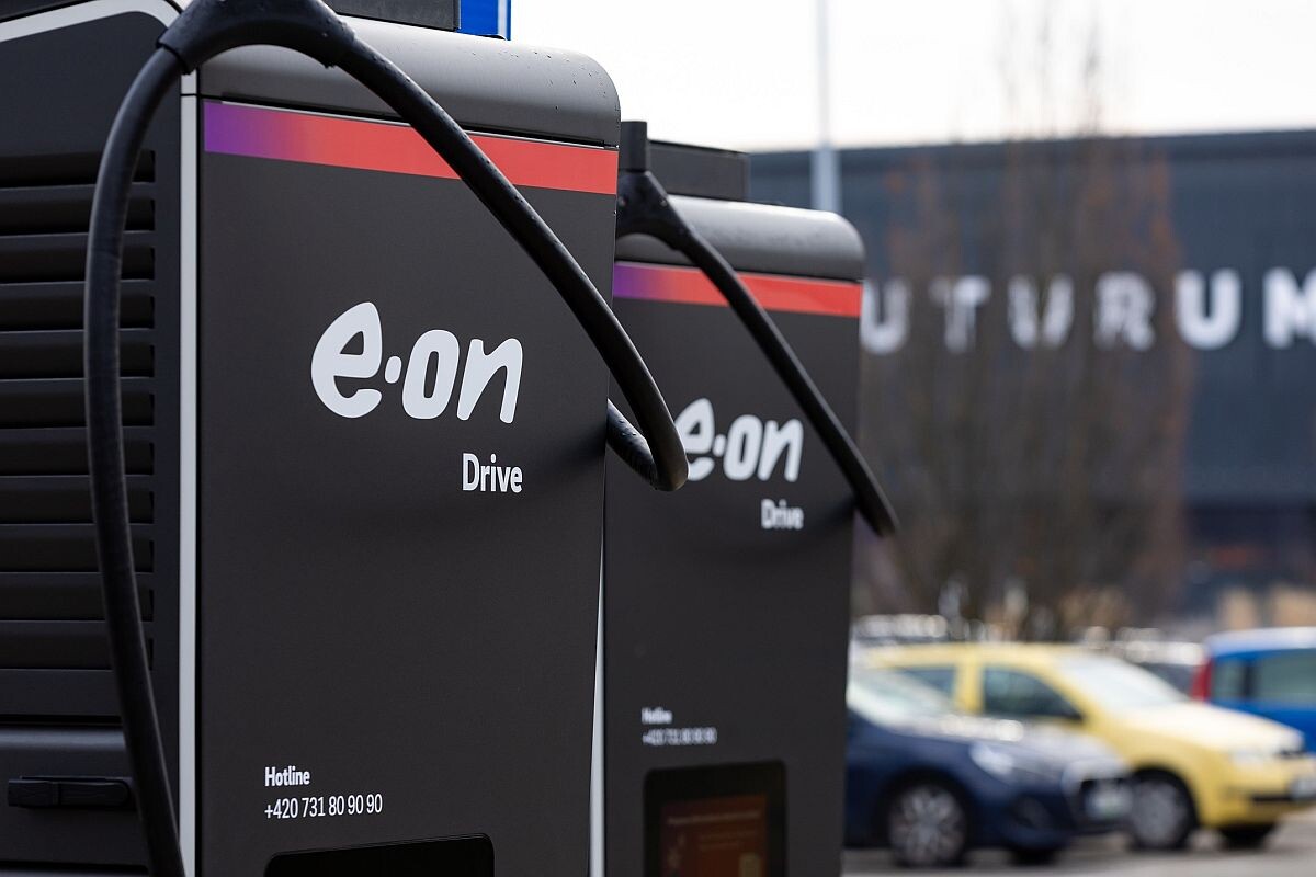 E.ON Drive získal dotaci, postaví 81 nových nabíjecích hubů | fDrive.cz