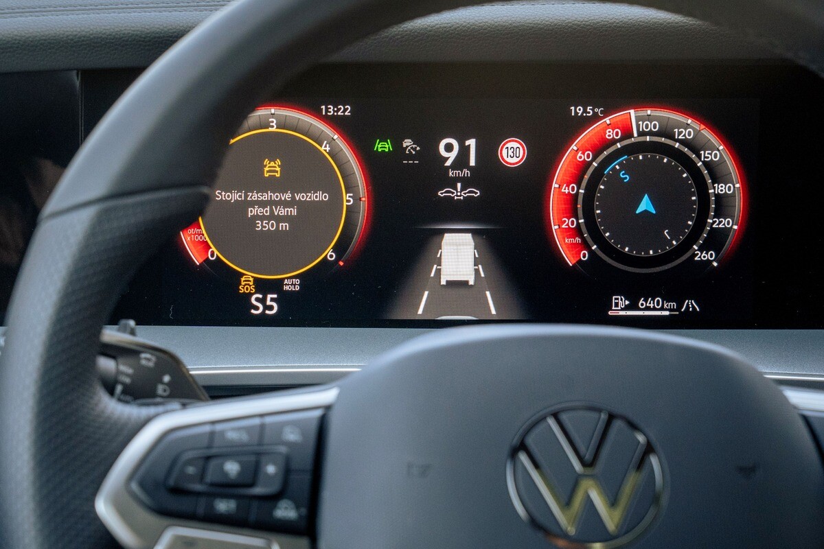 Řidiči Volkswagenů mohou jako první využívat technologii Car2X na ...