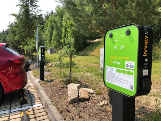Nabíjecí stanice: Innogy, Karlovy Vary - Cihelny, Golf & Wellness ...