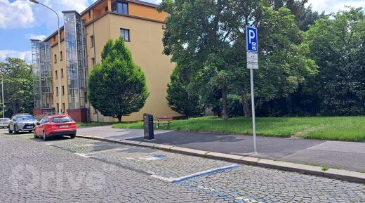 Nabíjecí stanice: PRE, Praha 3 - Na Balkáně, ul. Na Balkáně, Sokolovna ...