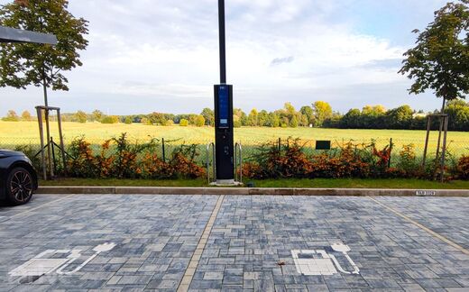 Nabíjecí stanice: PRE, Praha 9 - Čakovice, Schoellerova ul, areál ...