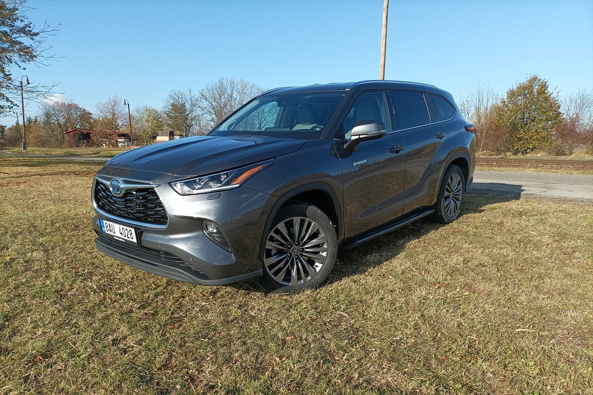 Toyota Highlander výbava a cena | fDrive.cz