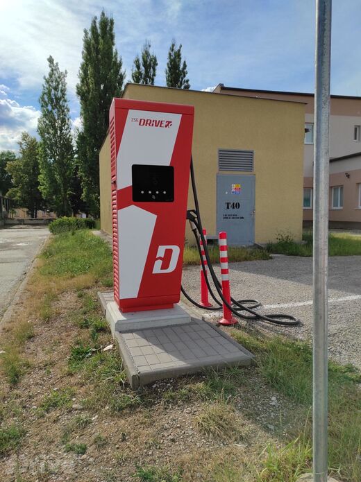 Nabíjecí stanice: ZSE (SK), Rožňava, ul. Kósu - Schoppera, OC Kocka ...