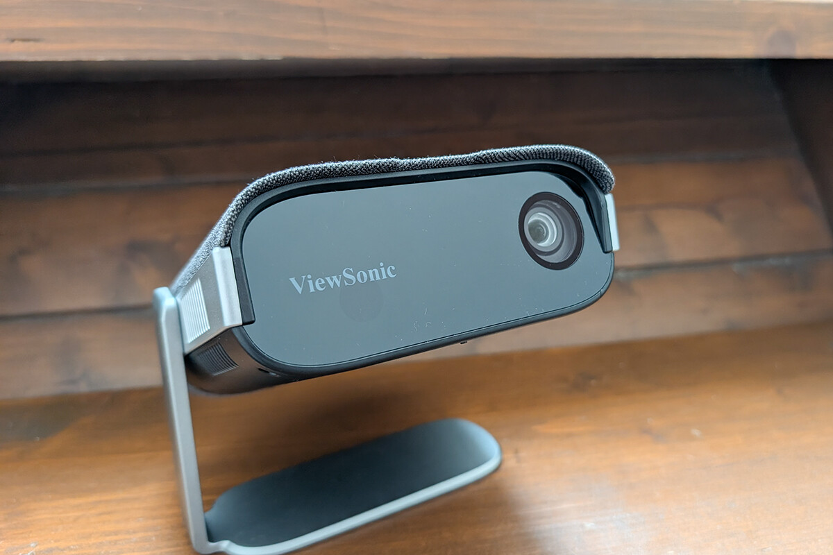 Projektor Viewsonic M1X je cenově dostupný parťák na cesty s luxusním ...